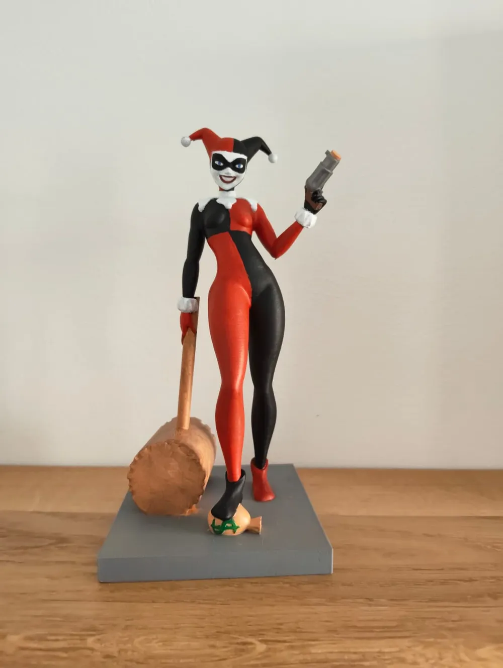 Harley Quinn - Cartoon Style - Fan art - Free 3D Print Model - MakerWorld