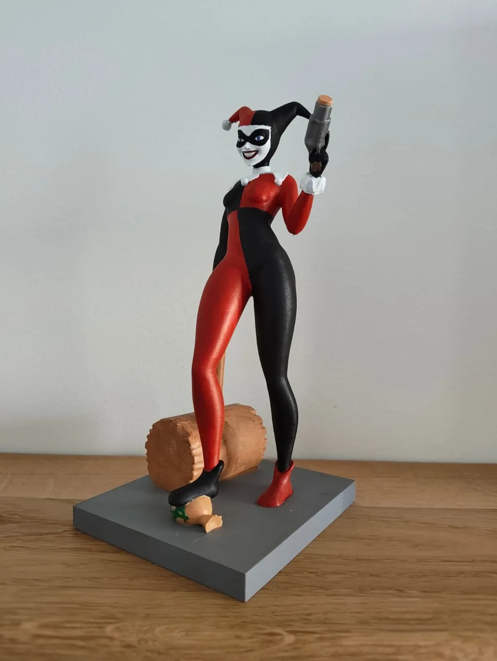 Harley Quinn - Cartoon Style - Fan art - Free 3D Print Model - MakerWorld