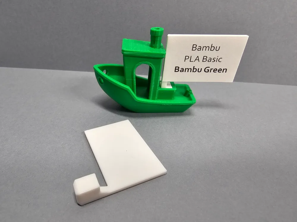 Benchy Label Flag (1x1.5in) Remixed by HRM_Studios - MakerWorld
