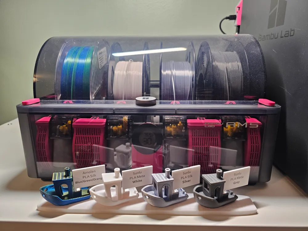 Benchy Label Flag (1x1.5in) Remixed by HRM_Studios - MakerWorld