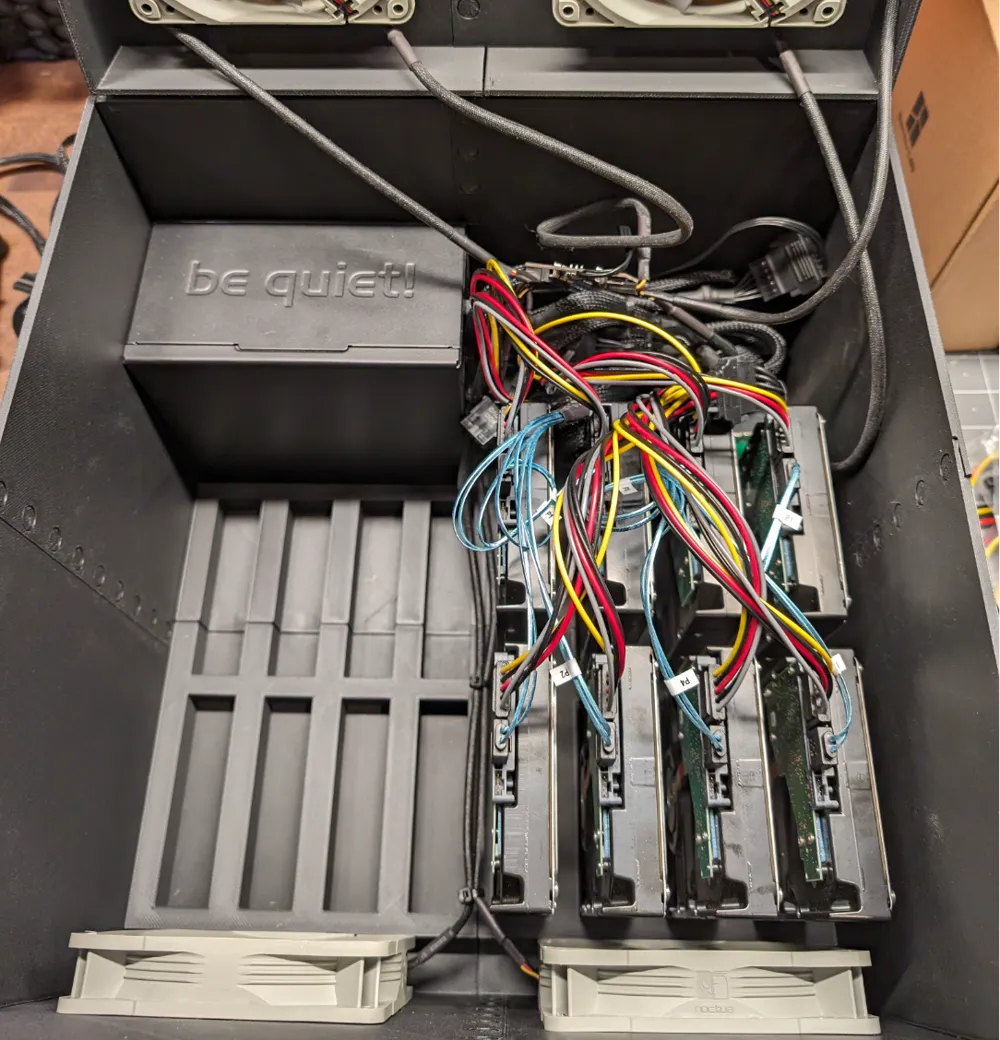 JBOD v2 - Enclosure for 16 Drives (JBOD/HBA) Remixed by FriedCheese ...