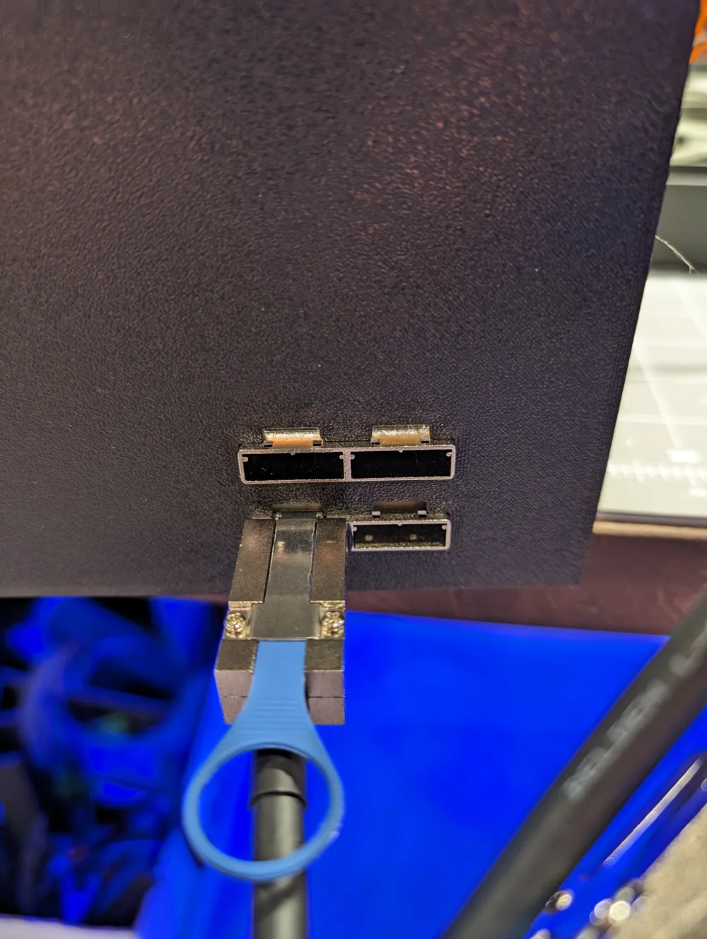 JBOD v2 - Enclosure for 16 Drives (JBOD/HBA) Remixed by FriedCheese ...
