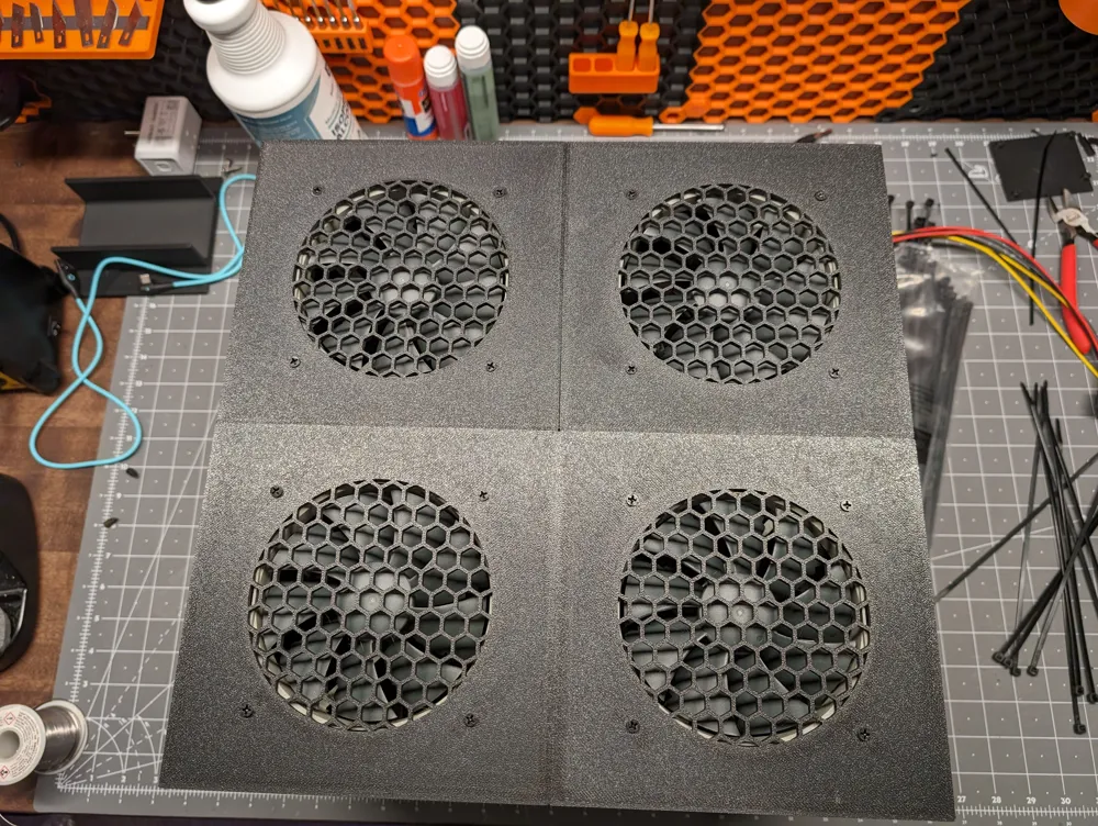 JBOD v2 - Enclosure for 16 Drives (JBOD/HBA) Remixed by FriedCheese ...