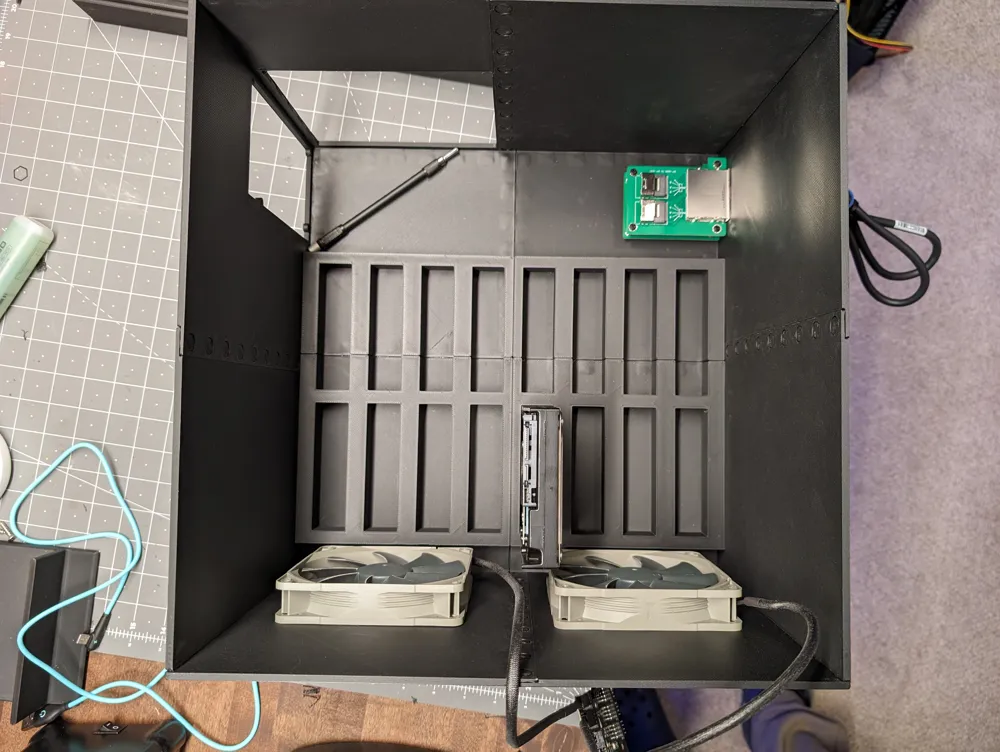 JBOD v2 - Enclosure for 16 Drives (JBOD/HBA) Remixed by FriedCheese ...