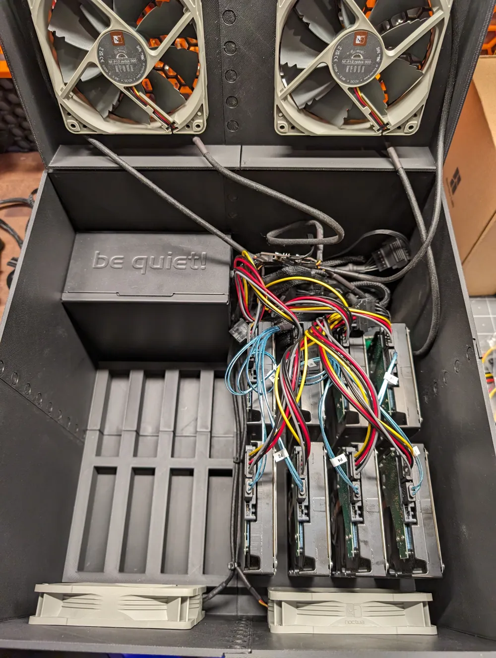 JBOD v2 - Enclosure for 16 Drives (JBOD/HBA) Remixed by FriedCheese ...