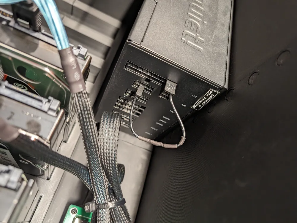 JBOD v2 - Enclosure for 16 Drives (JBOD/HBA) Remixed by FriedCheese ...