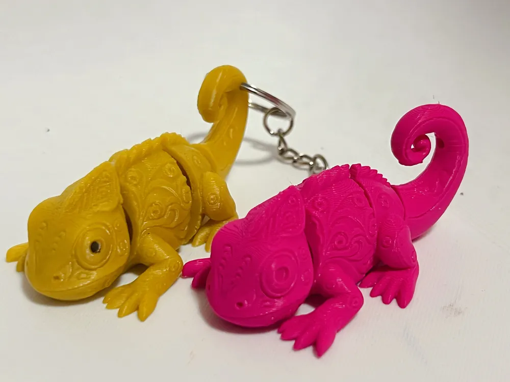 Designer Articulated Chameleon Keychain by ASTAR MakerWorld: Download ...