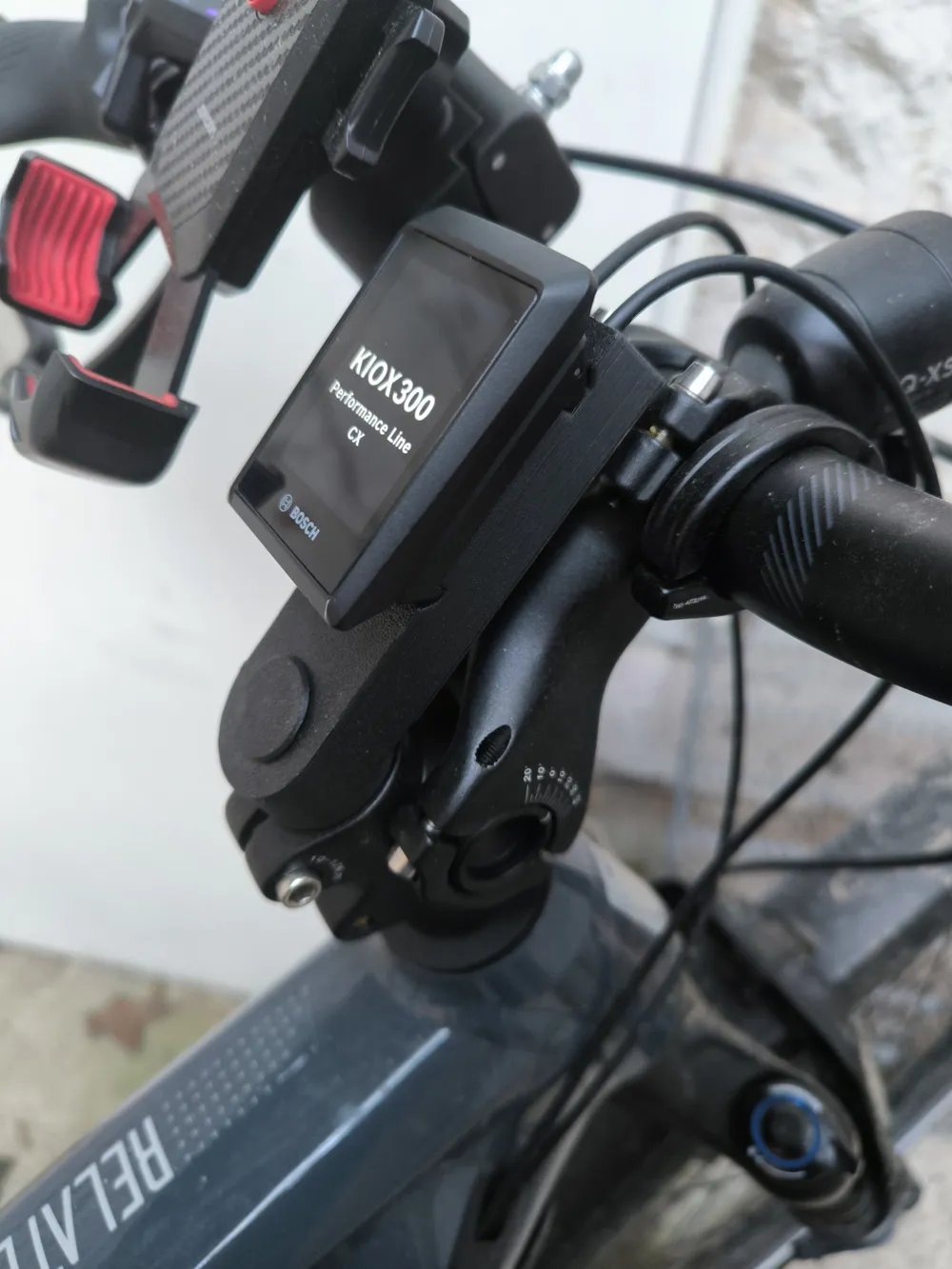 Bosch Kiox 300 Mount - Cable on Top by AlbRianMakerWorld: Download Free 3D Models