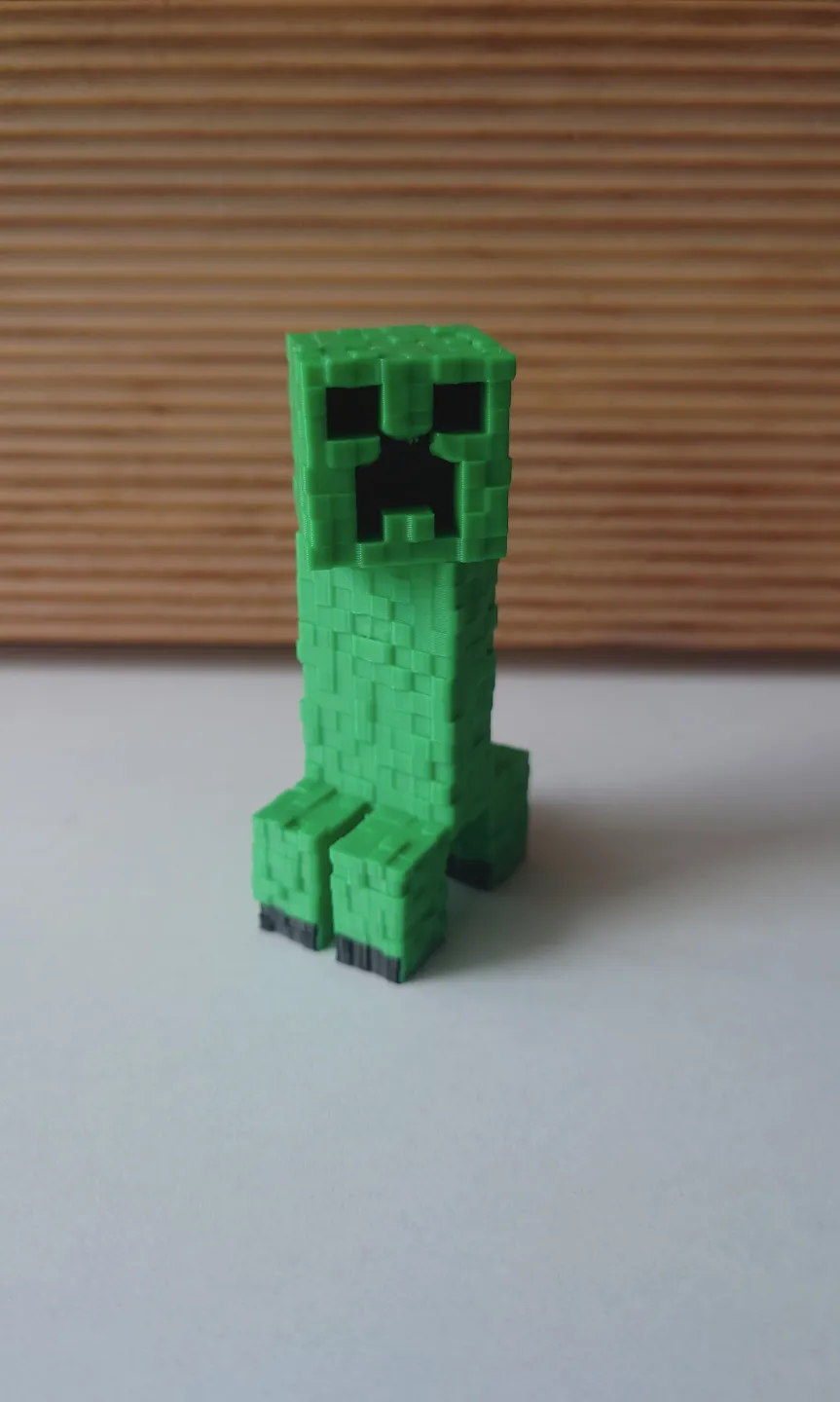 Minecraft Creeper with Textured Surface and Movable Head - Free 3D ...
