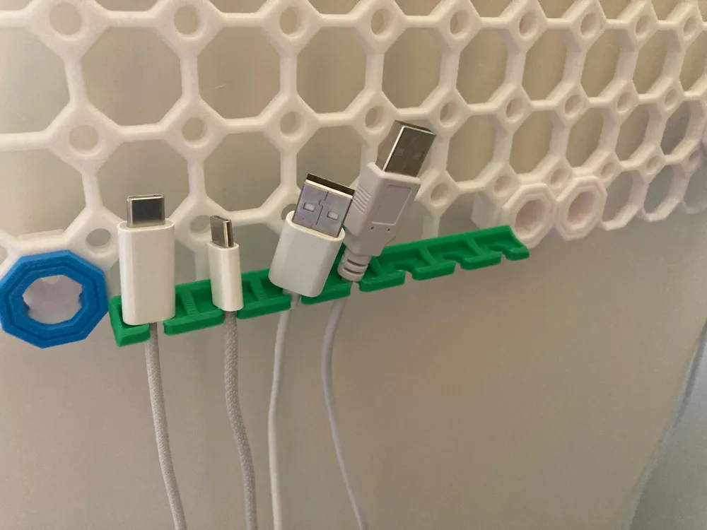 Multiboard USB cable holder Remixed by FlowerMakerWorld: Download Free ...