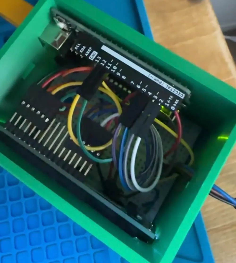Arduino Box Breadboard Lcd Display And Sensors By Extrusodesign Makerworld 3931
