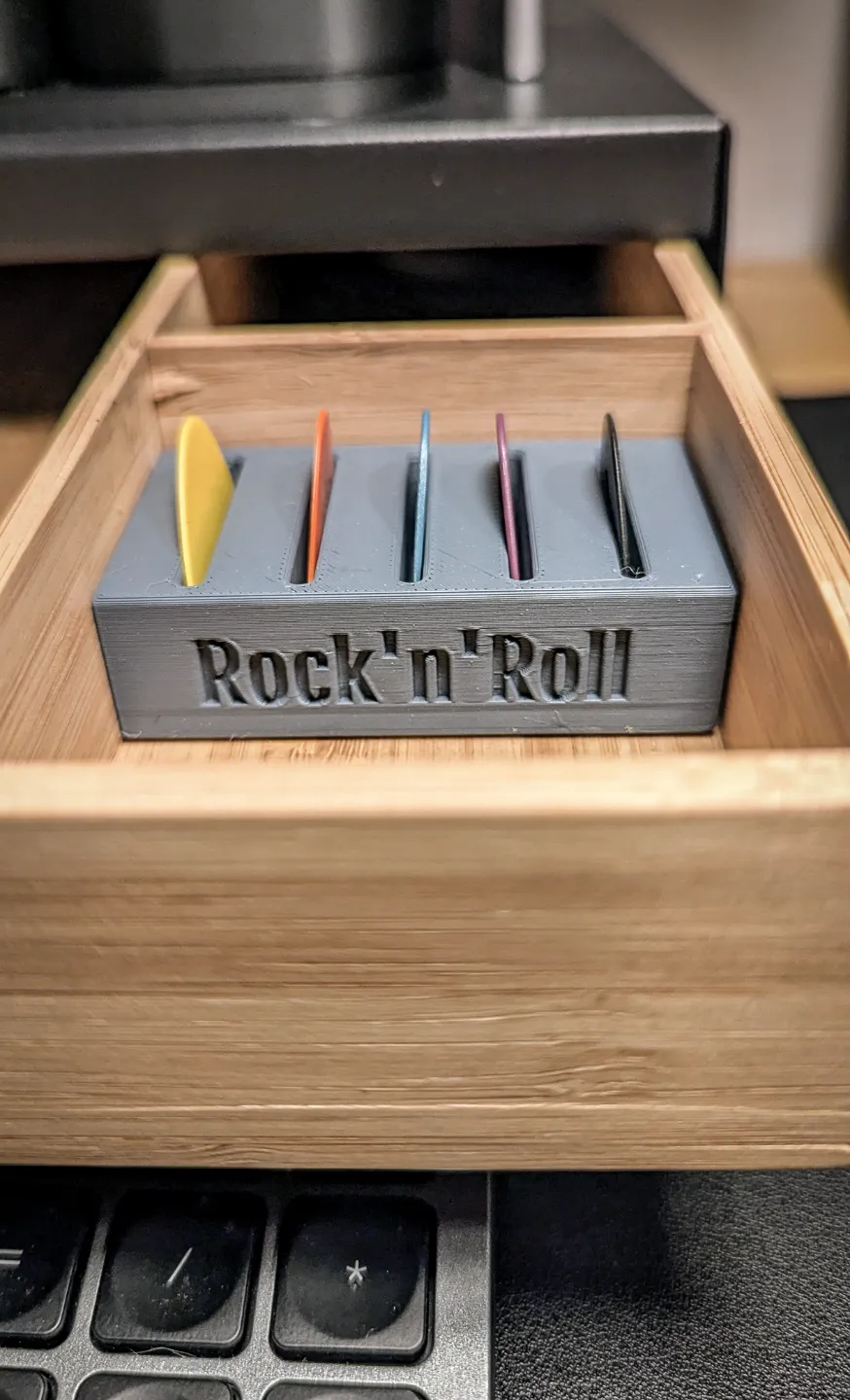 Table pick holder by Gruso MakerWorld: Download Free 3D Models