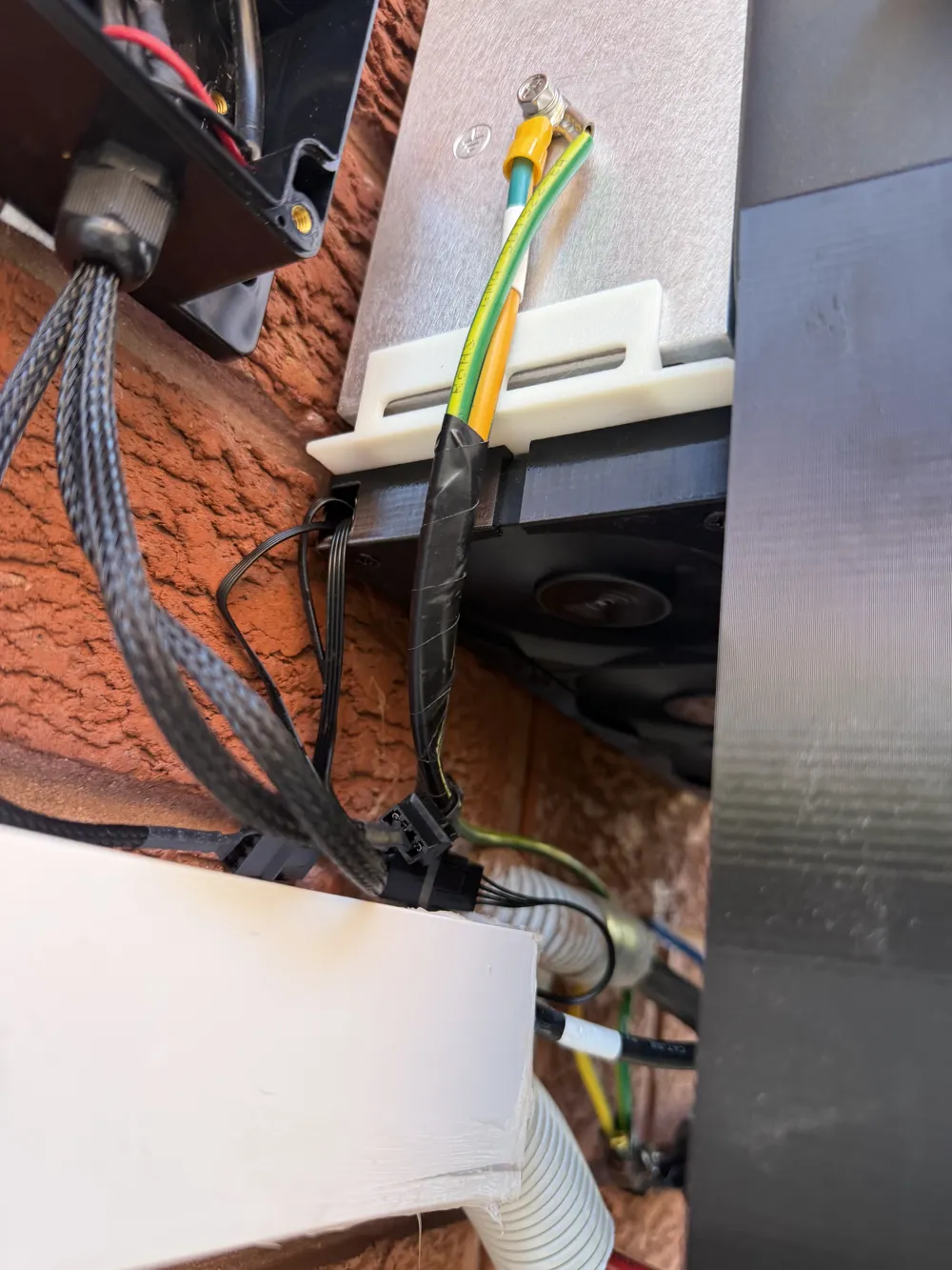 FoxESS KH10 Inverter Bracket for 3x 92mm Fan - Free 3D Print Model ...