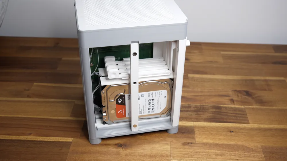 NAS Case -NOOS (Mini-ITX, 6/8 Bays, Pico/Flex PSU) - Free 3D Print ...