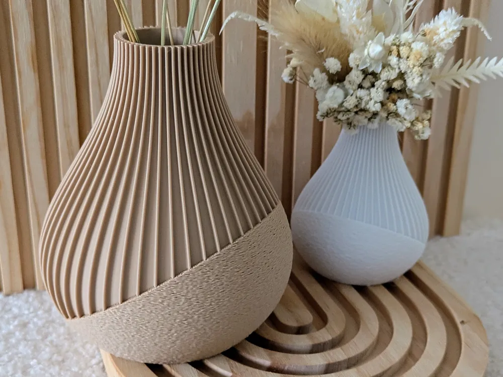Dual-Texture Modern Vase (Ribbed/Fuzzy) - Free 3D Print Model - MakerWorld