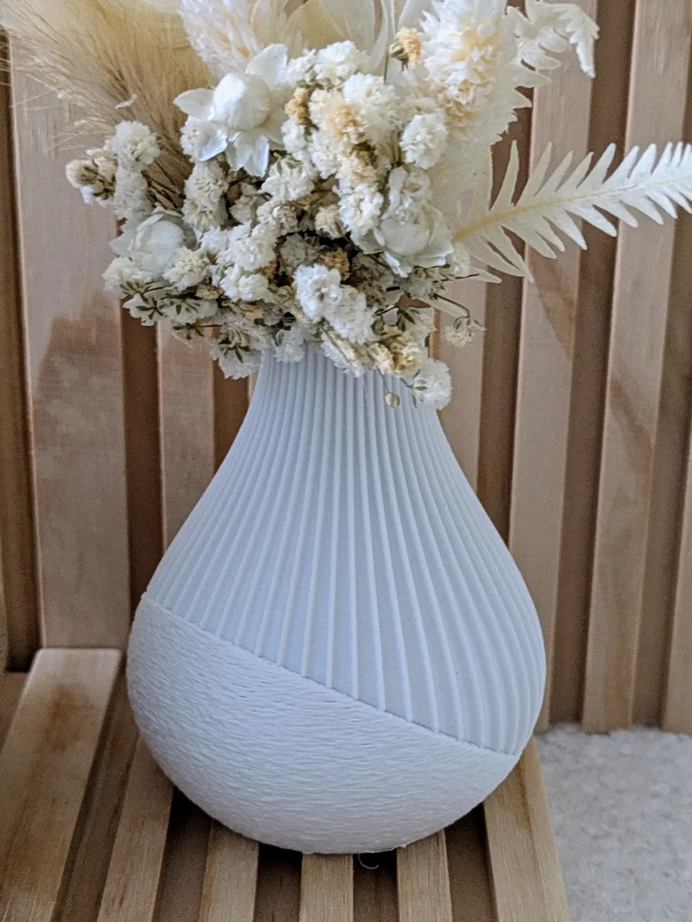 Dual-Texture Modern Vase (Ribbed/Fuzzy) by lov3d MakerWorld: Download ...