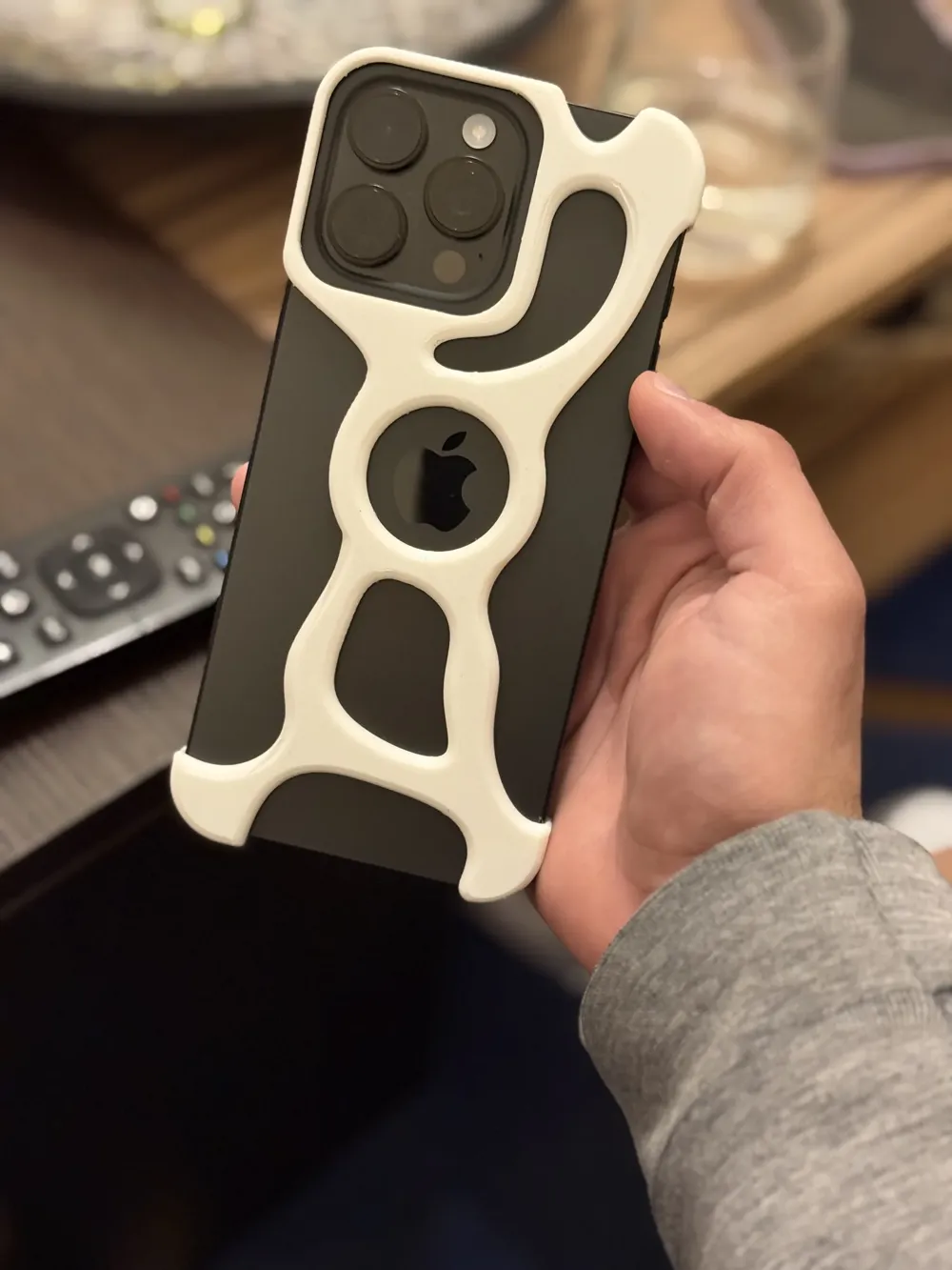 iPhone 16 Pro Max Skeleton Case - Free 3D Print Model - MakerWorld