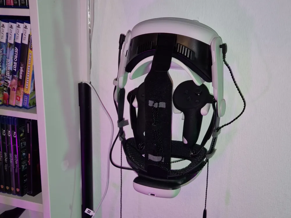 Quest 3 Wall Mount (Headset + Controllers) V1.1 - Free 3D Print Model ...