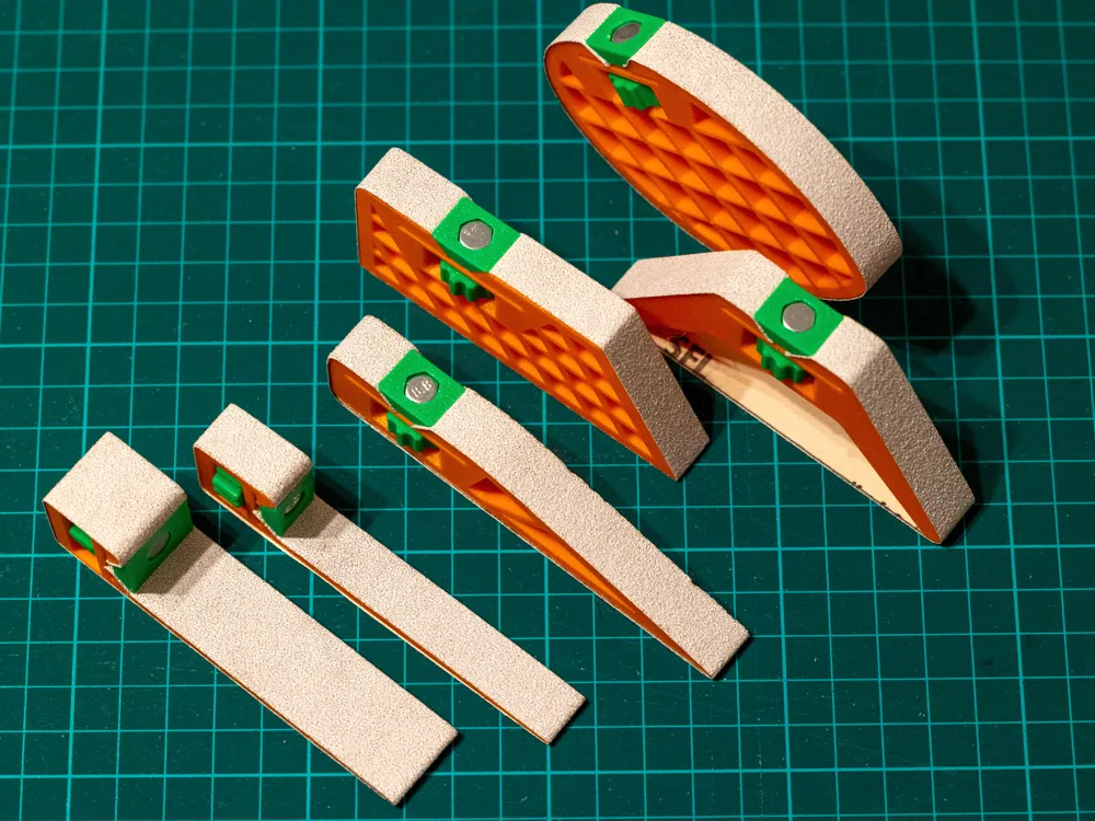 Mini sanding blocks with internal knob - Free 3D Print Model - MakerWorld