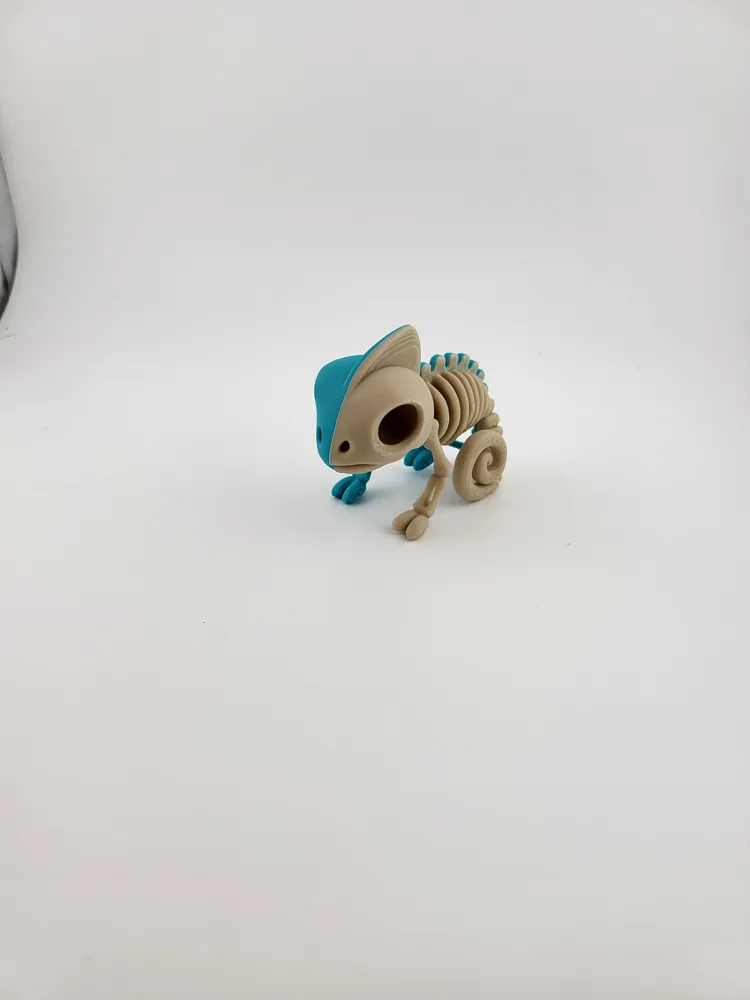 Skeleton Chameleon Figurine for Desk Shelf Decor - Free 3D Print Model - MakerWorld