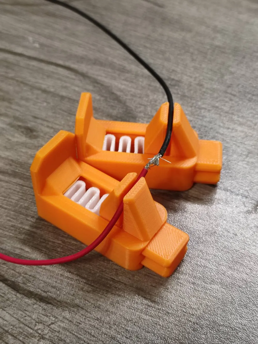 Vertical & Horizontal PCB Soldering Clamp by printChins MakerWorld ...