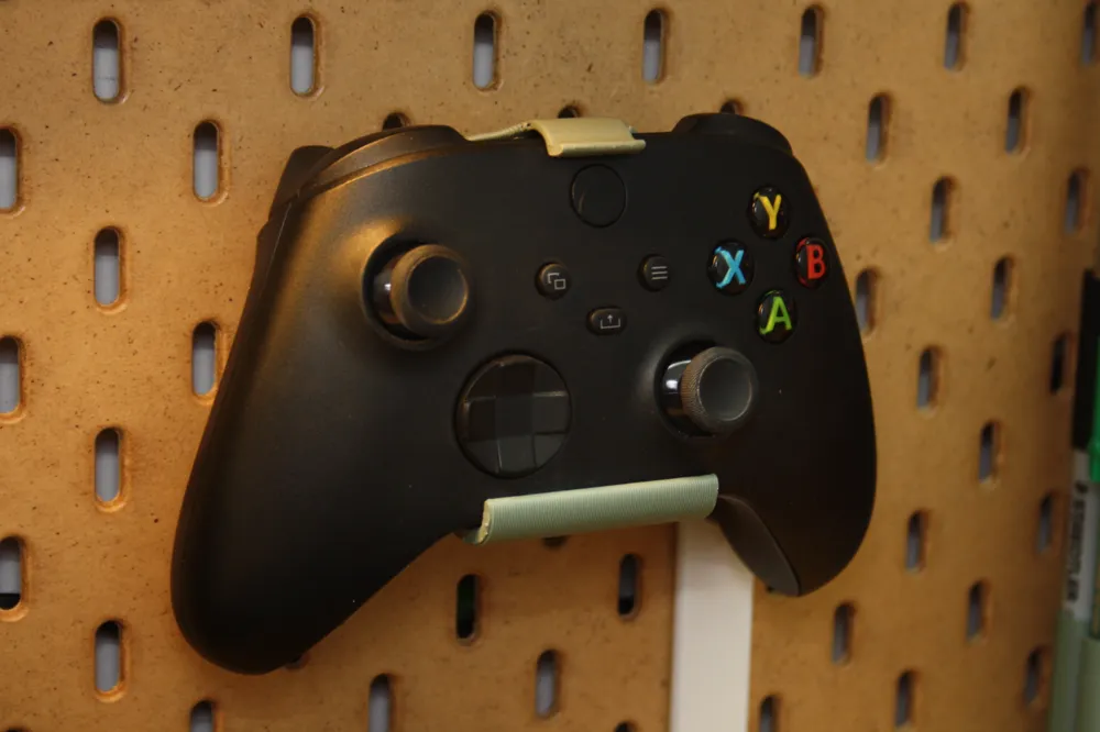 Supporto per controller Xbox One, pannello forato IKEA SKADIS da Bagagwa MakerWorld: Scarica ...