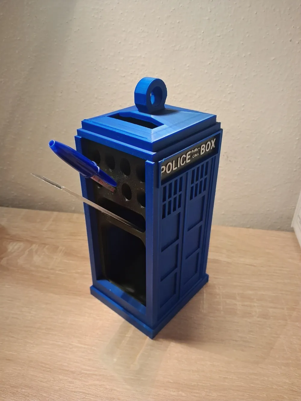 Doctor Who Tardis Pen Holder - Free 3D Print Model - MakerWorld