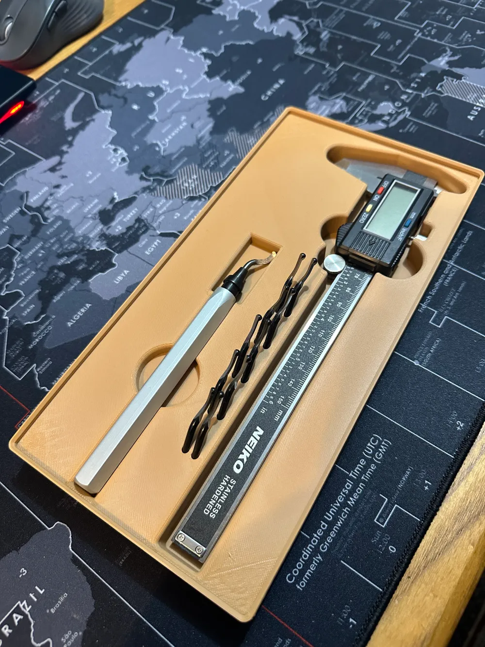 Gridfinity caliper and de-burring tool bin by user_3414400050 ...