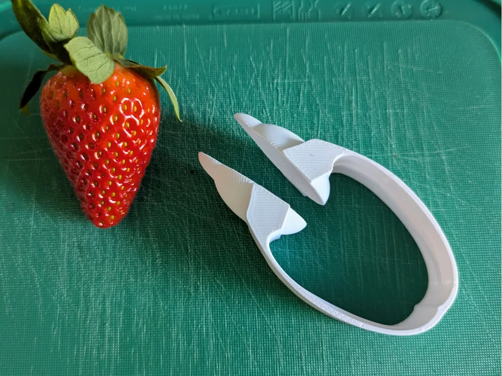 Strawberry Picker by @user_181019066MakerWorld: Download Free 3D Models