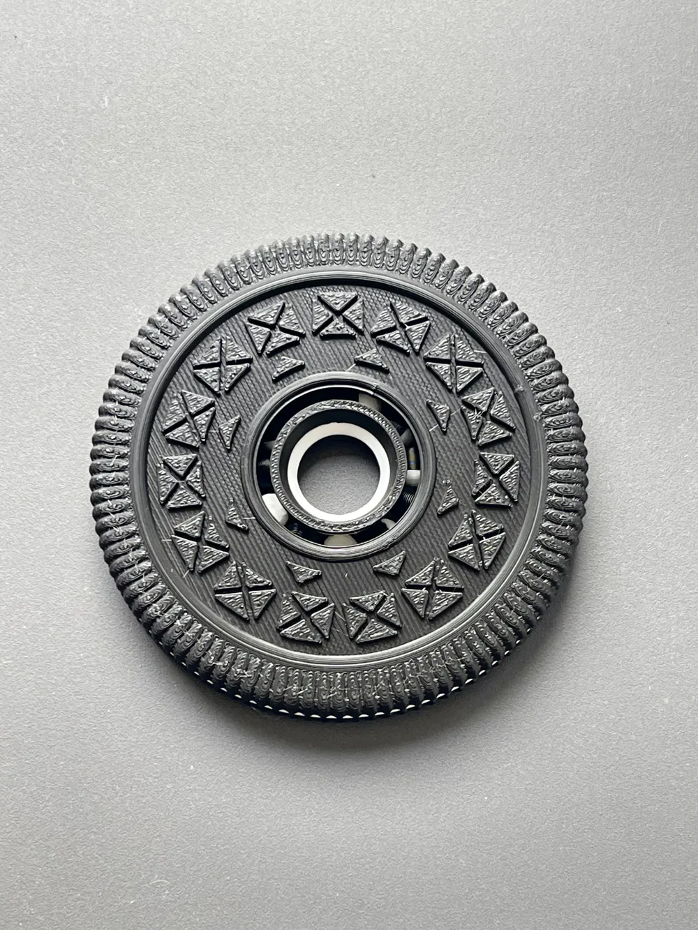 3D Printed Fidget Spinner Dart (Oreo) by 上进的up主 MakerWorld: Download ...