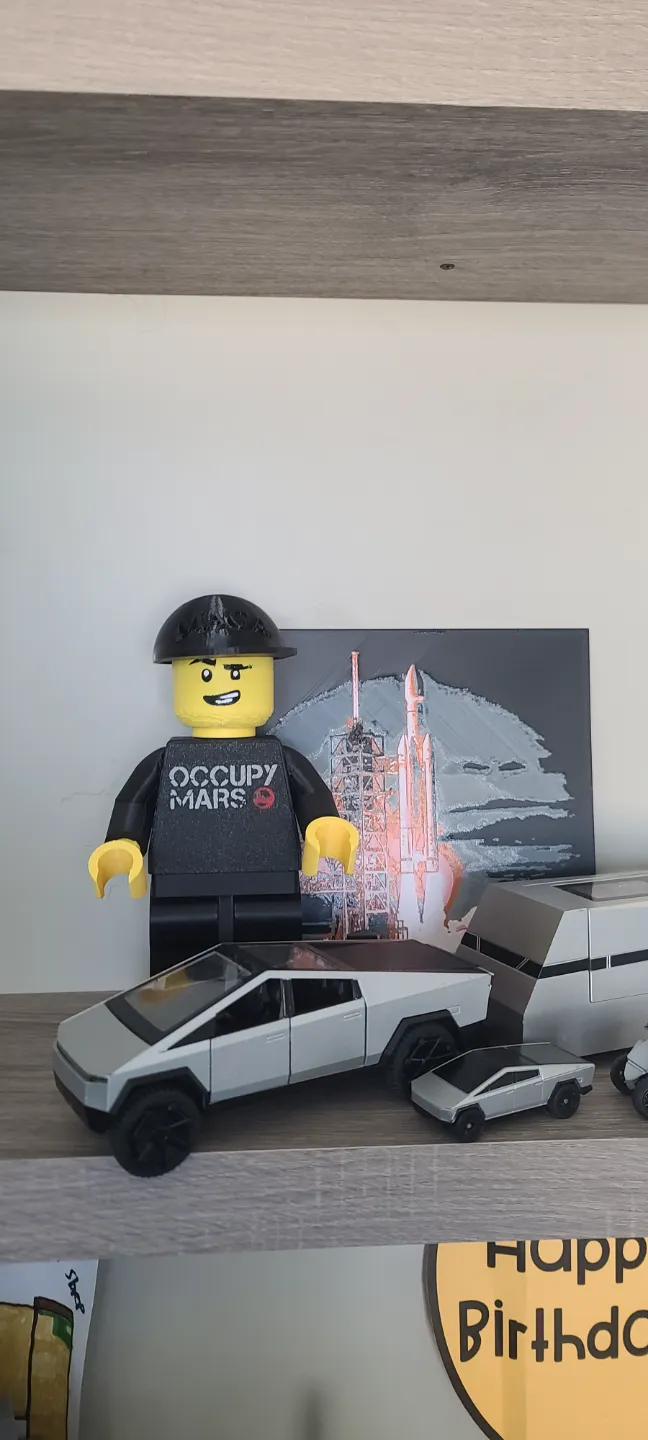 Big Brick Figure: Elon Musk Edition 500% Scale by Society ROAR 3D ...