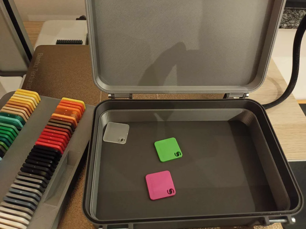 Filament swatch box by NYDER - MakerWorld