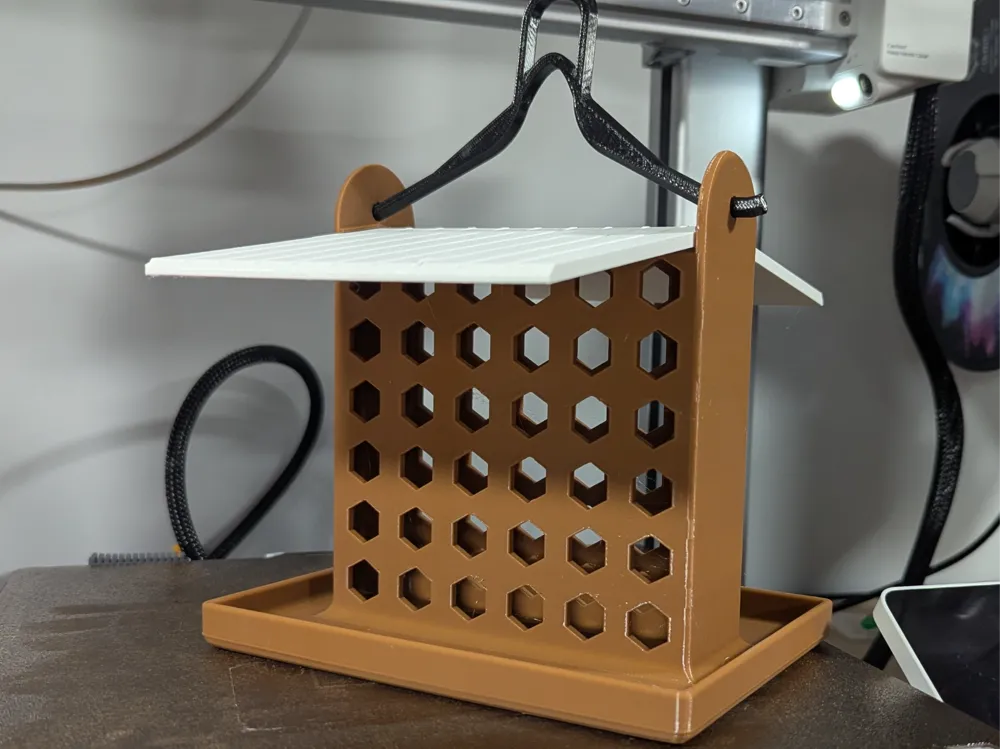 Suet Holder with locking lid and hanger - Free 3D Print Model - MakerWorld