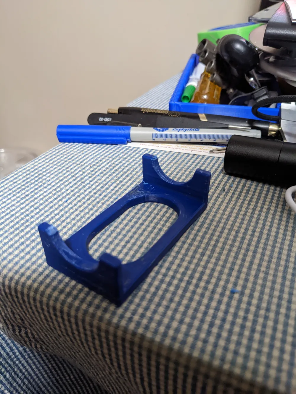 Small Stand for UV Flashlight by WoodButcherNPR - MakerWorld