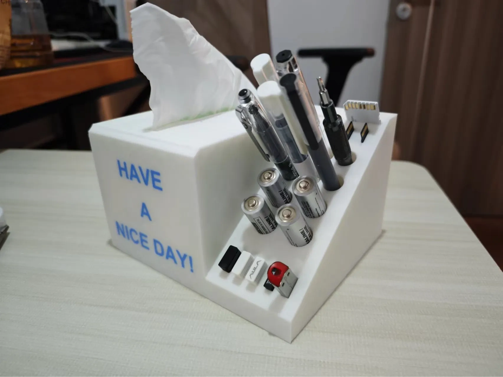 Tissue paper, USB, pens, battery storage box by I_OoO_I MakerWorld ...