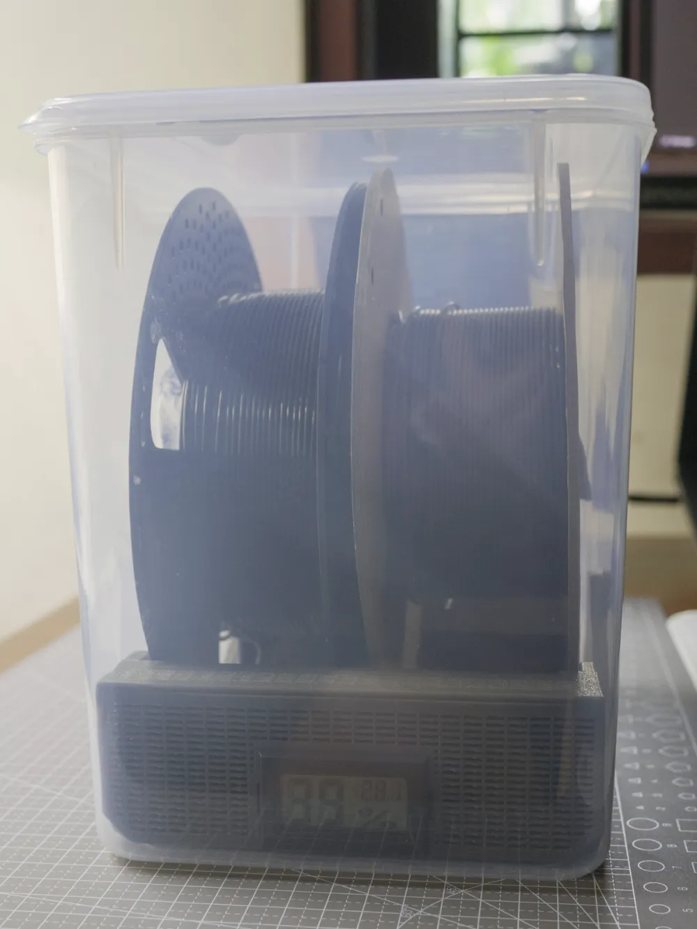 Dual spool holder with removable desiccant storage by njengat - MakerWorld