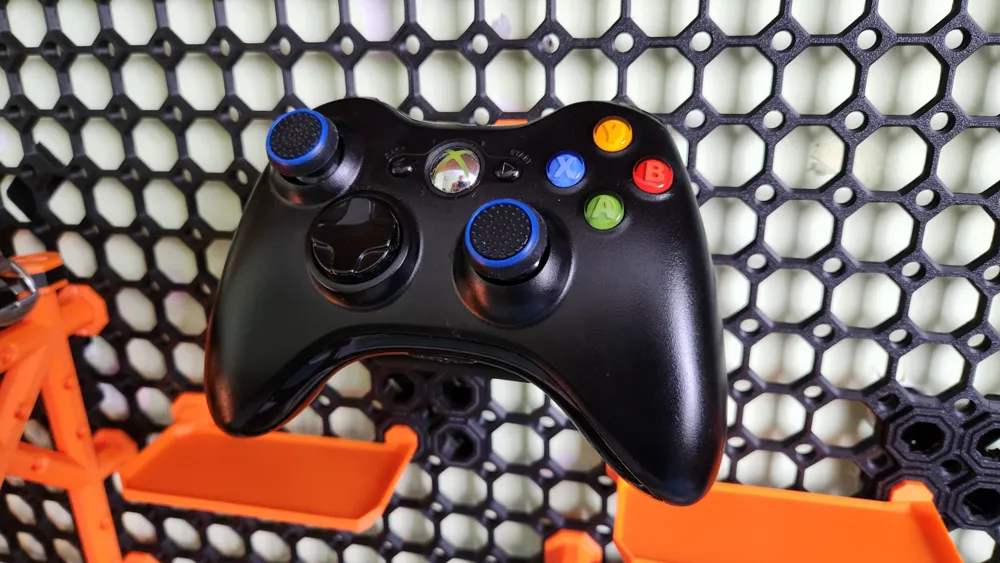 Simple xbox360 controller mount for multiboard by Keralots - MakerWorld