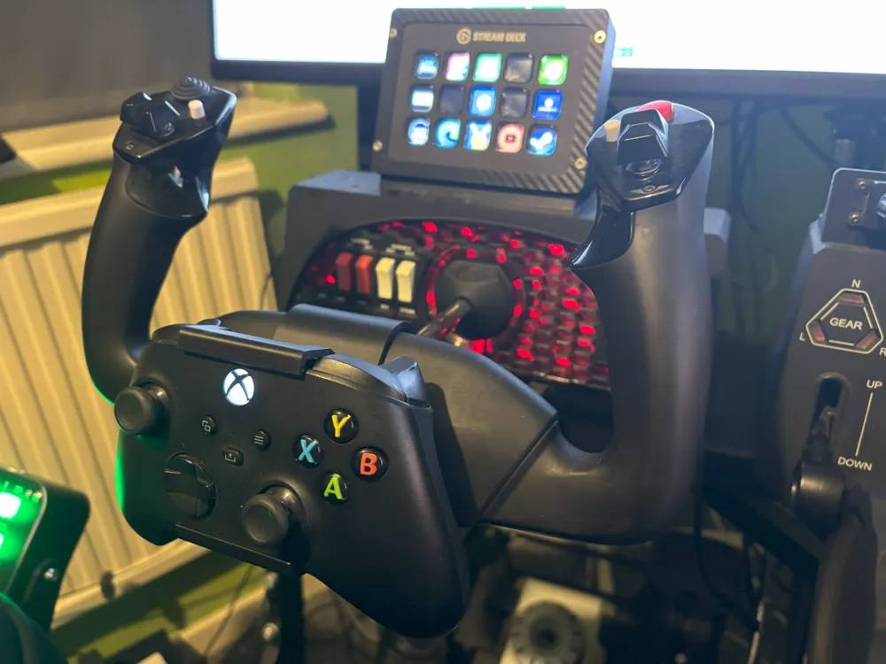 Honeycomb Alpha/Xbox controller mount by SJPeza - MakerWorld