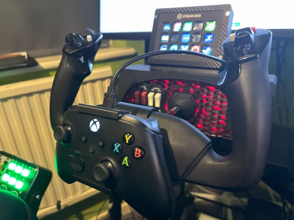 Honeycomb Alpha/Xbox controller mount by SJPeza - MakerWorld