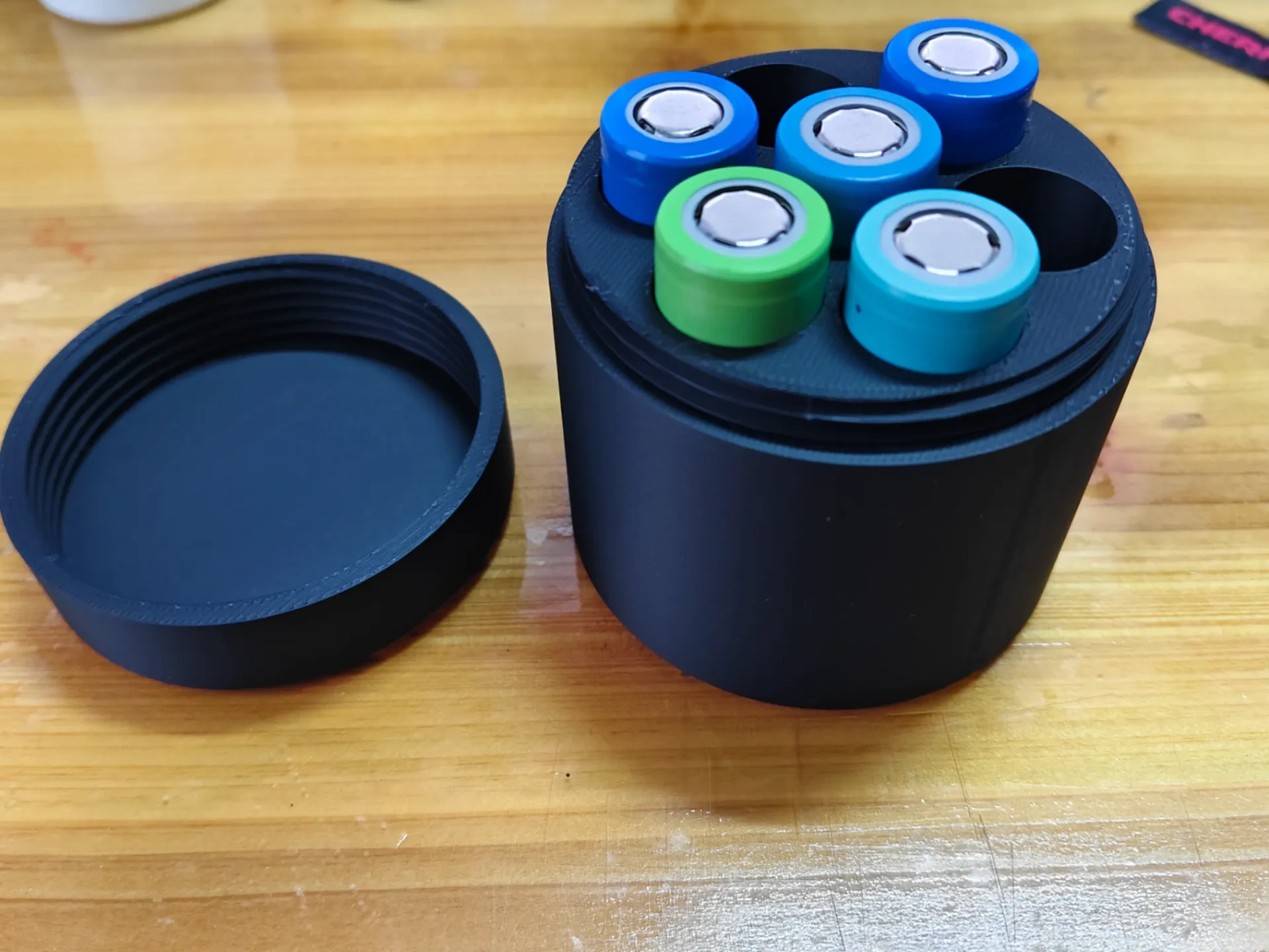 18650 Battery Storage Box by 今天可以吃花卷 MakerWorld: Download Free 3D Models