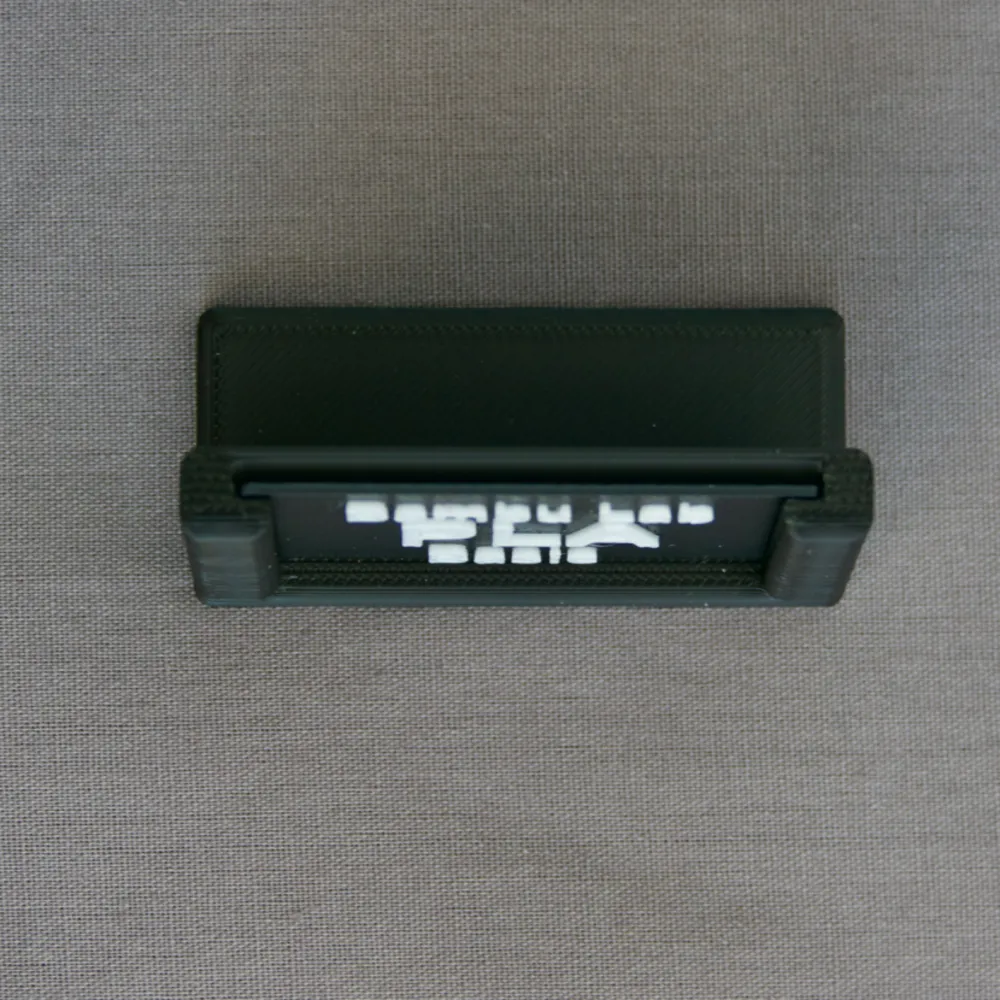 Simple Label Stand With Swappable Labels by raymanengland - MakerWorld