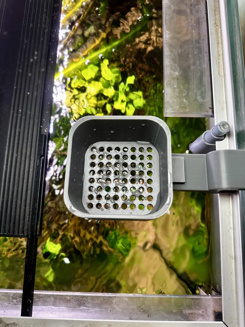 Adjustable Aquarium Clamp with Water Diffuser by Baldun MakerWorld ...