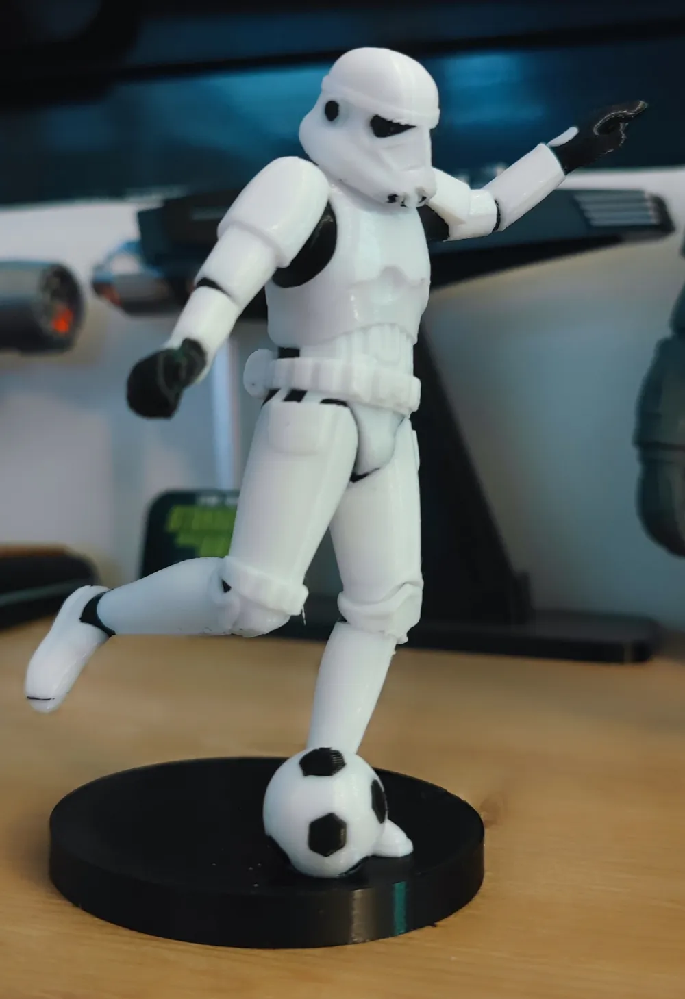stormtrooper playing football - Free 3D Print Model - MakerWorld