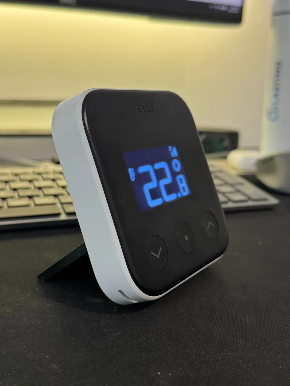 tado thermostat x - compact stand - Free 3D Print Model - MakerWorld