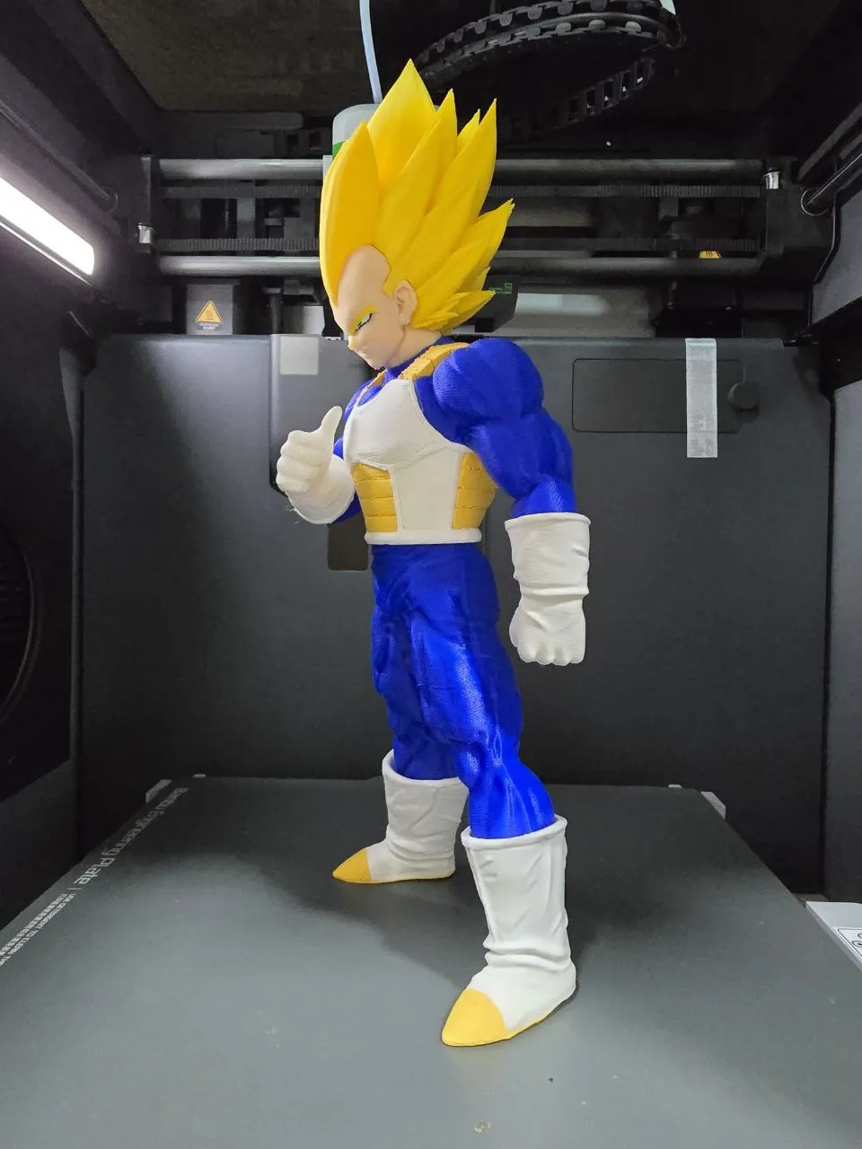 Vegeta SSJ2 por todocolor MakerWorld: Baixe modelos 3D gratuitos