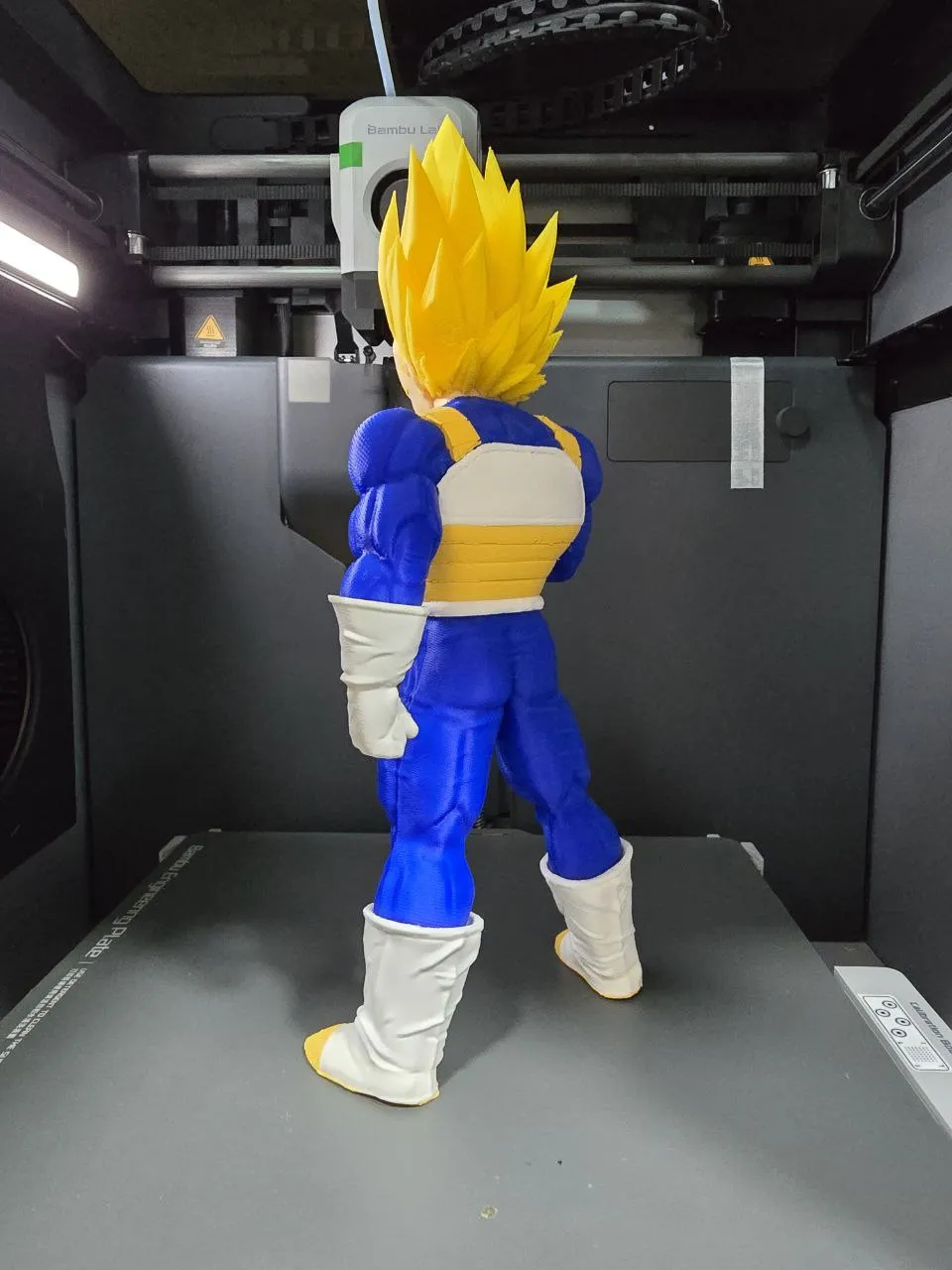 Vegeta SSJ2 por todocolor MakerWorld: Baixe modelos 3D gratuitos
