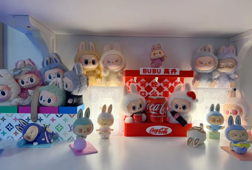 LABUBU Coca-Cola Display Stand by Sharon Ji MakerWorld: Download Free ...