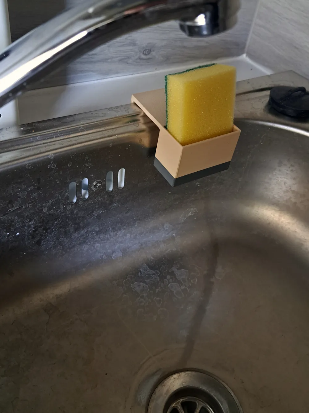 Kitchen Vertical Sponge Tray by Fat Moai MakerWorld: Download Free 3D ...