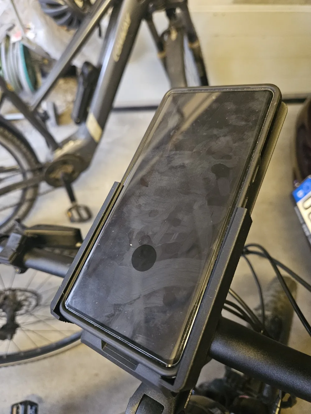 Vertical Smartphone Mount - Free 3D Print Model - MakerWorld