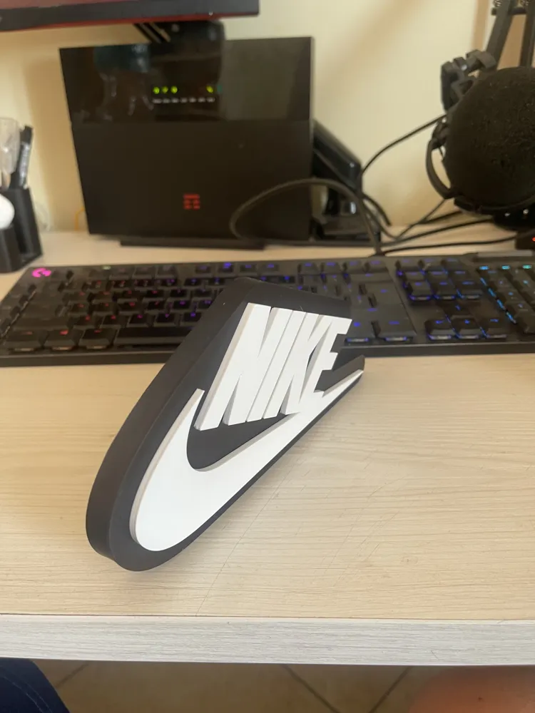 Logotipo de Nike con forma - Modelo de impresión 3D gratuito - MakerWorld